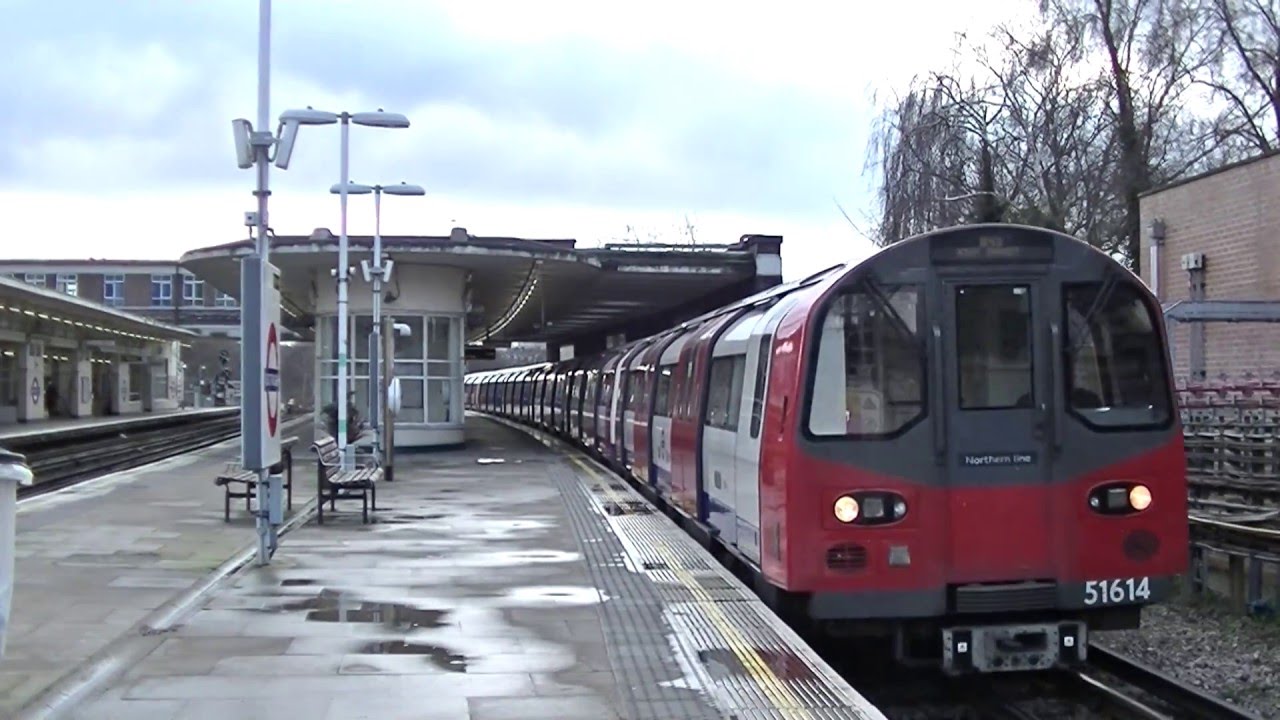 London Underground 1995 Stock 51614 and 51615 at East Finchley - YouTube