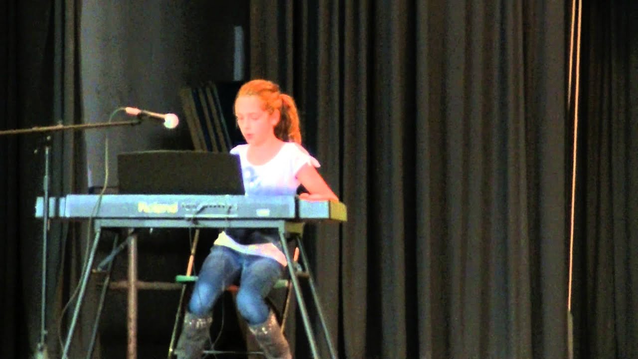 Madison singing Adele - YouTube