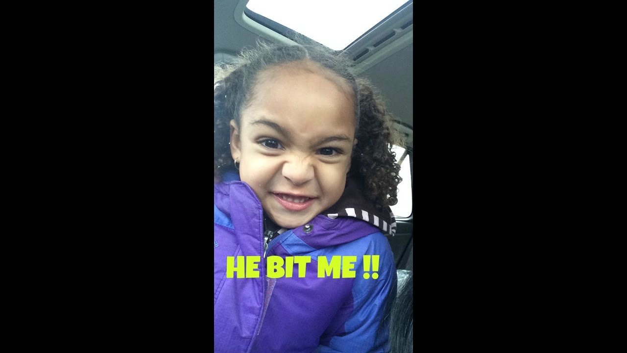 Vlog.5 HE BIT ME - YouTube