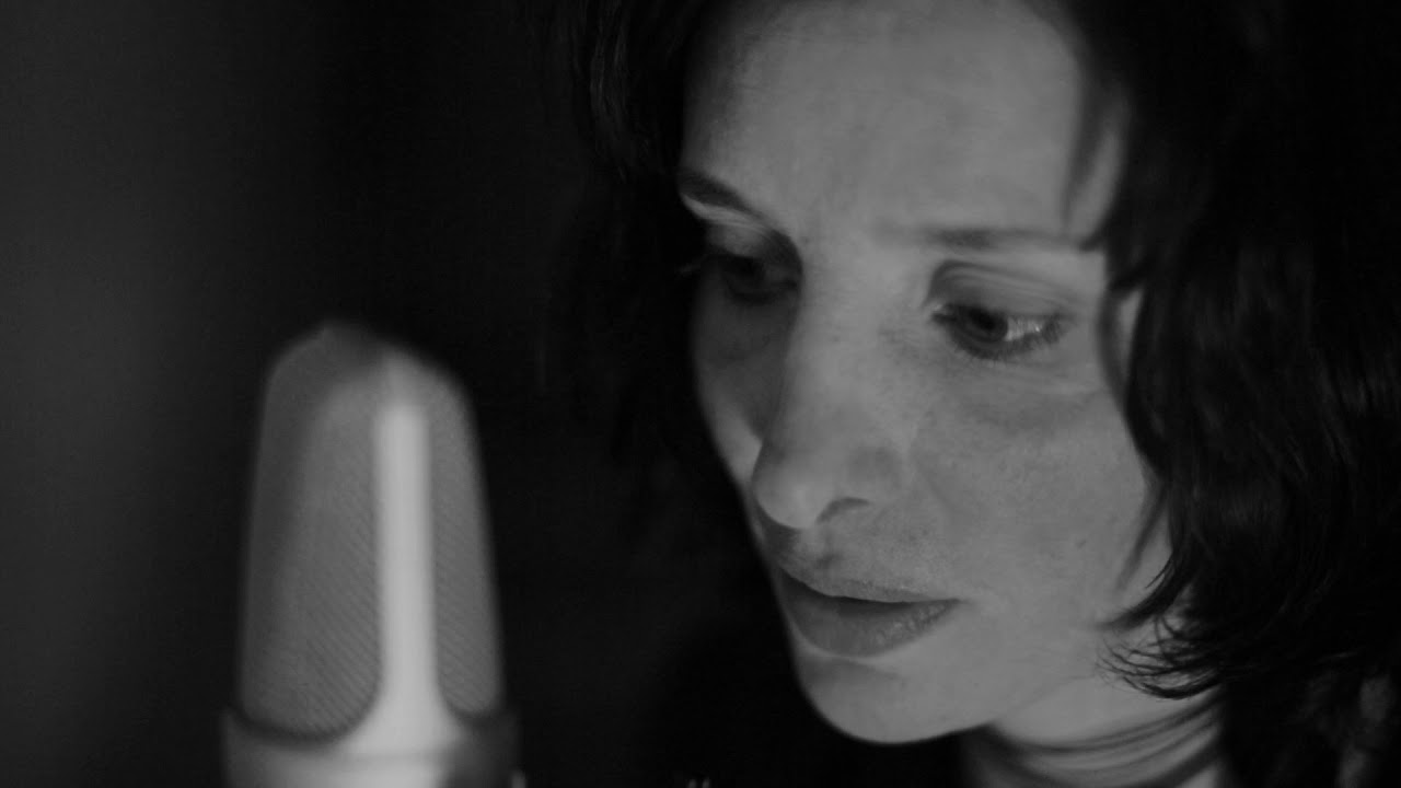 Diana Rauch - I'm going down (original) - YouTube