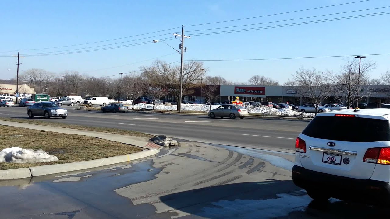 300c fly by Flowmaster 44's and glasspacks - YouTube