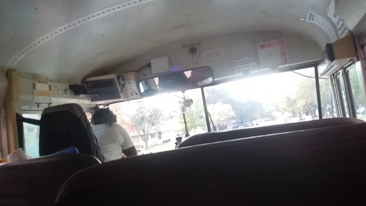 Parent and bus driver arguing - YouTube