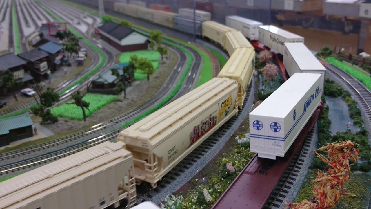 HO Scale Three US-Freight Trains - YouTube