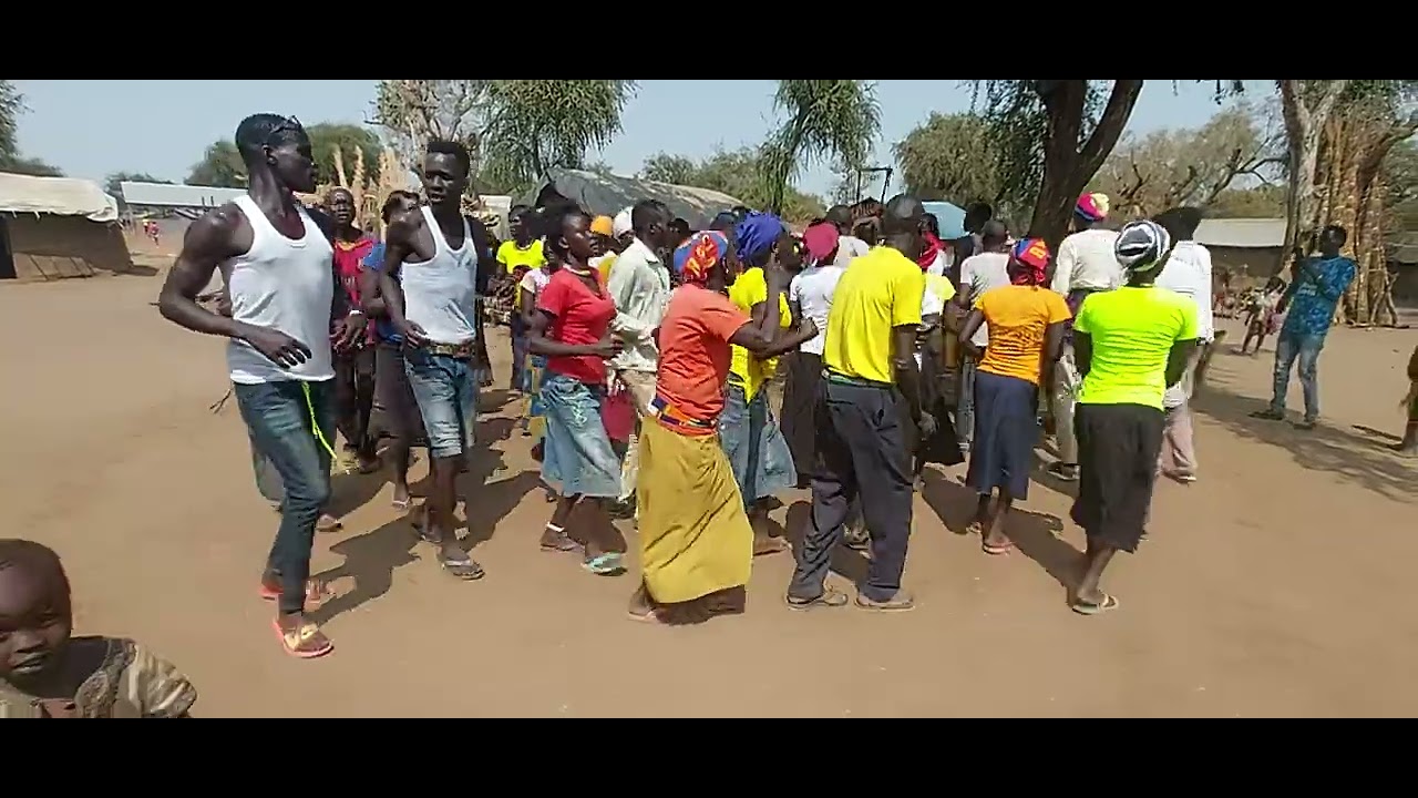 Uduk, traditional dance - YouTube