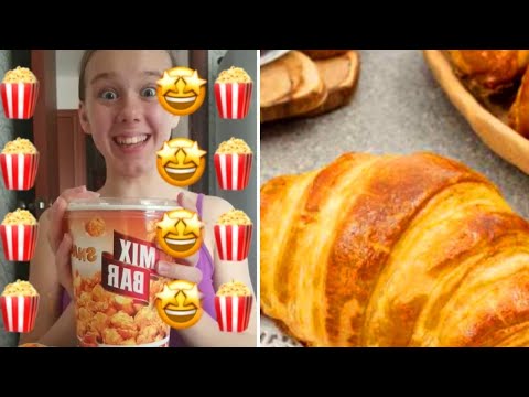 🌈💜ВЛОГ Я пеку круассаны с яблоком и шоколадом, кушаю "огромный" попкорн ...