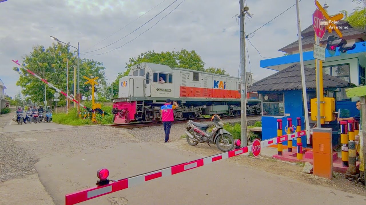 RUSAK?! Palang Kereta Api Baru Perlintasan KA Unyur [revitalization ...