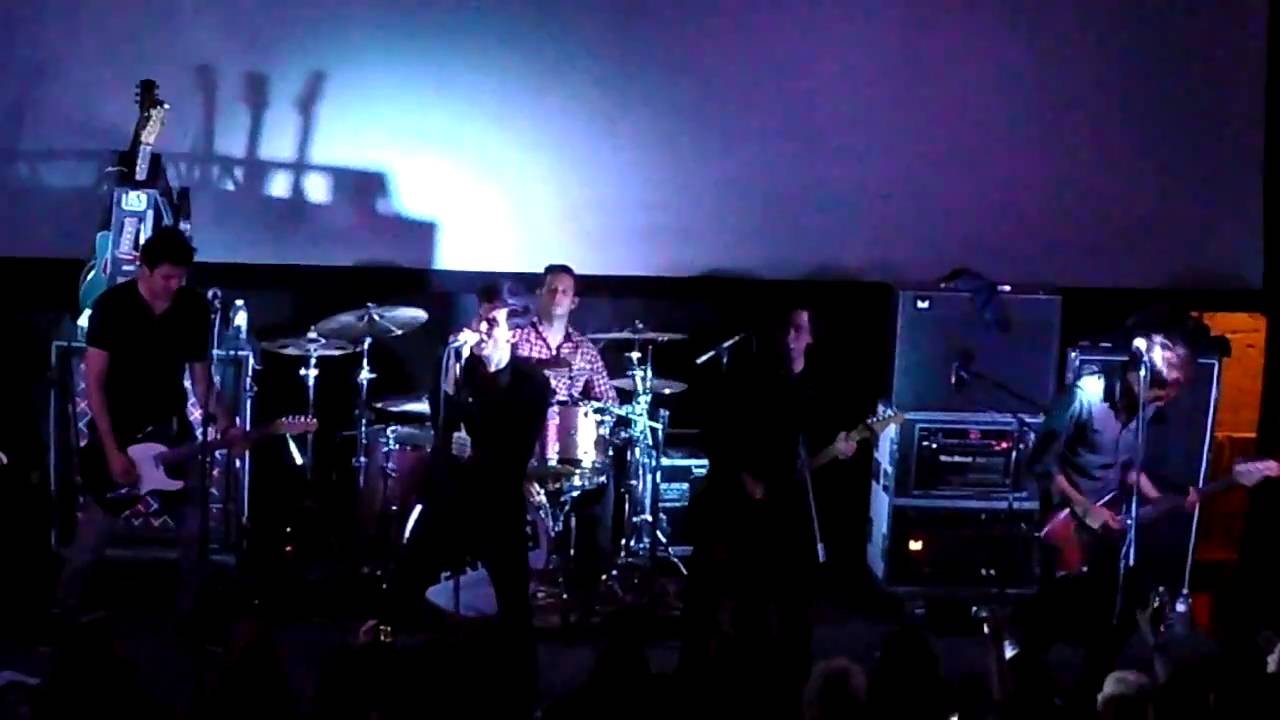 So Obvious - Runner Runner - YouTube