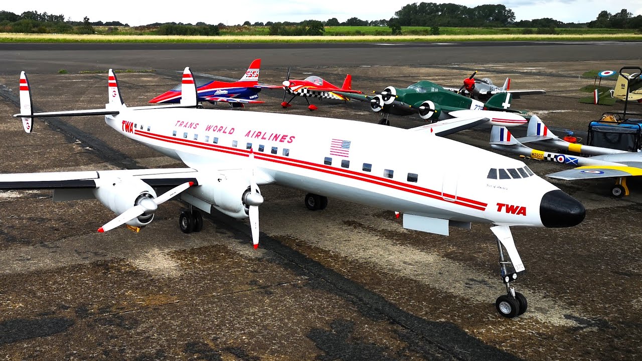 HUGE MODEL RC AEROPLANE | Lockheed Super Constellation Airliner Model ...