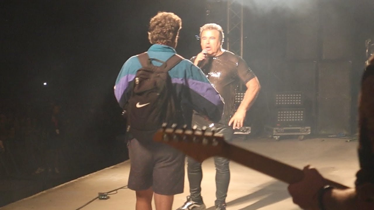 Invadi O Palco Do Concerto Do Toy - YouTube