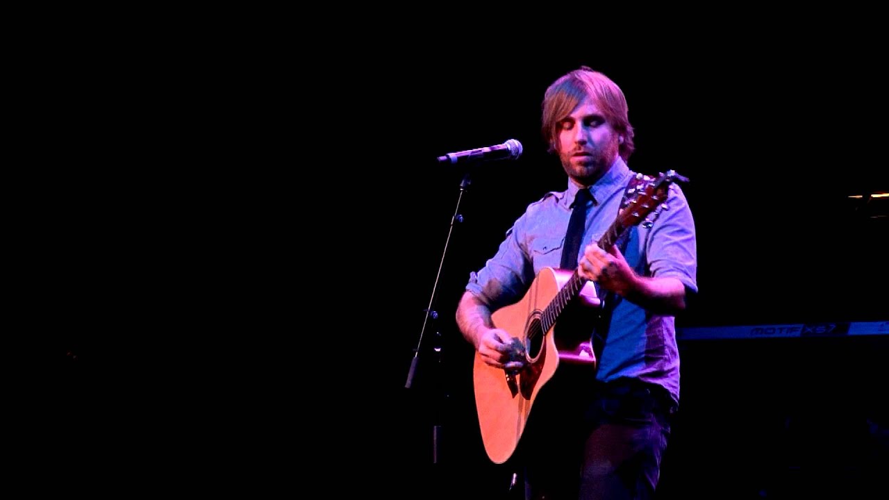 The White Album Concert - Blackbird performed by Josh Pyke - YouTube