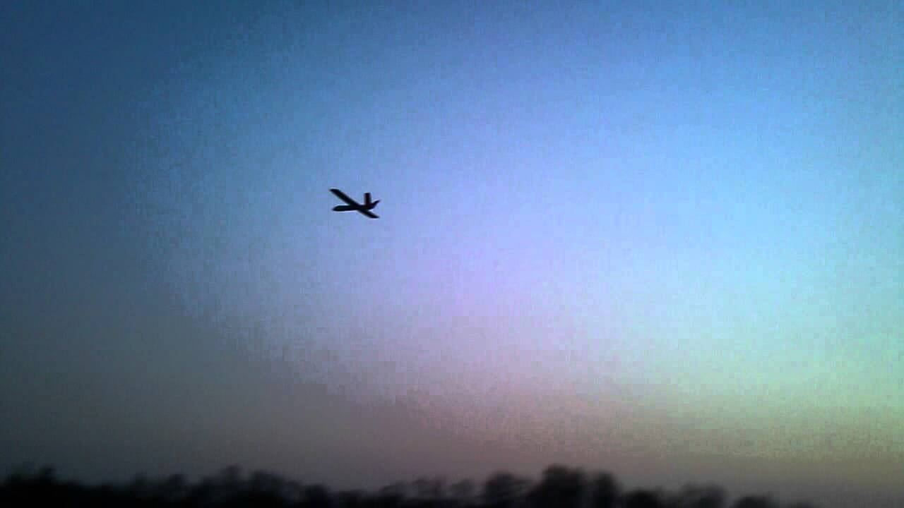 Predator-pierwszy lot- first flight - YouTube