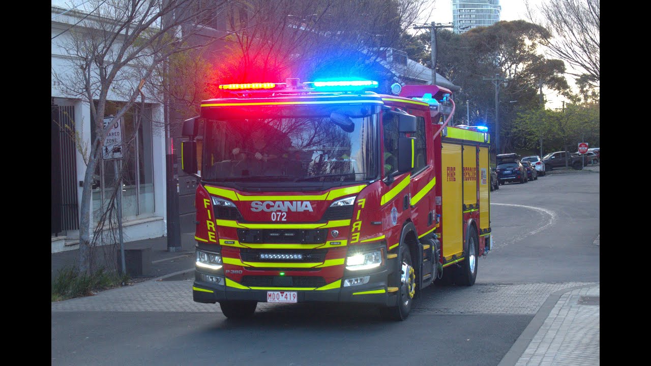 Brand New FRV Series 1 Pumper turnout! Pumper 35A Responding to an EMR ...