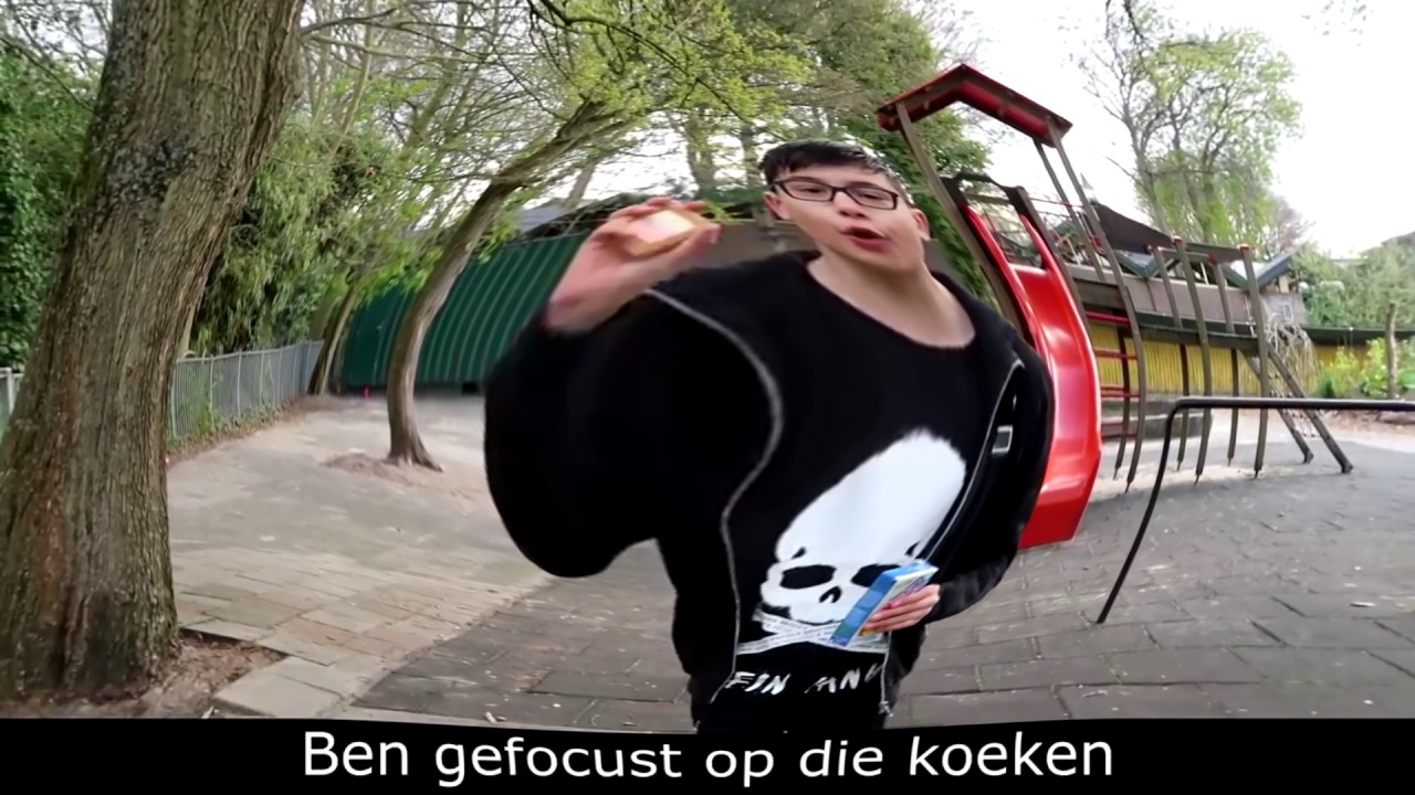 Clonny Games - Een Liga (earrape) - YouTube