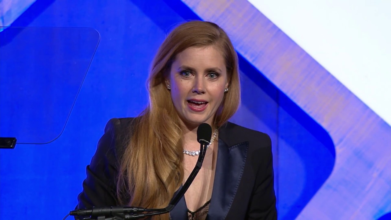 Amy Adams accepting a Gotham Tribute at the 2016 IFP Gotham Awards ...