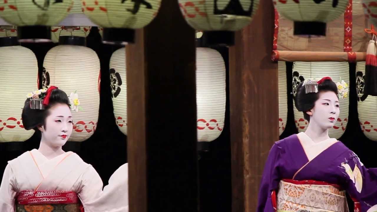 Kyoto at night: Dance performances by real Geisha 【HD】 - YouTube