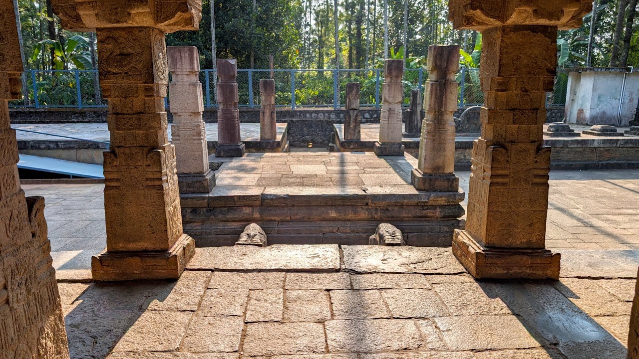 Sulthan Bathery Ancient Jain Temple Wayanad Kerala - YouTube