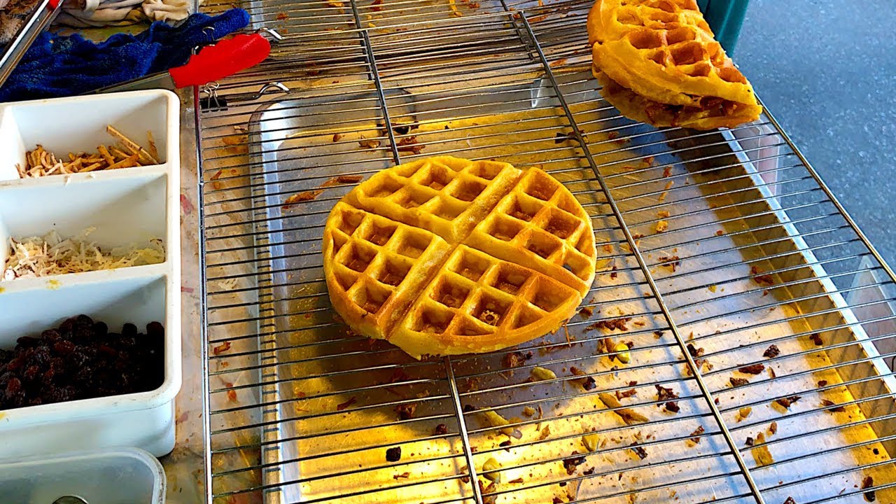 BANGKOK SREET FOOD | Thai Coconut Waffles - Thai Style Street Desserts ...