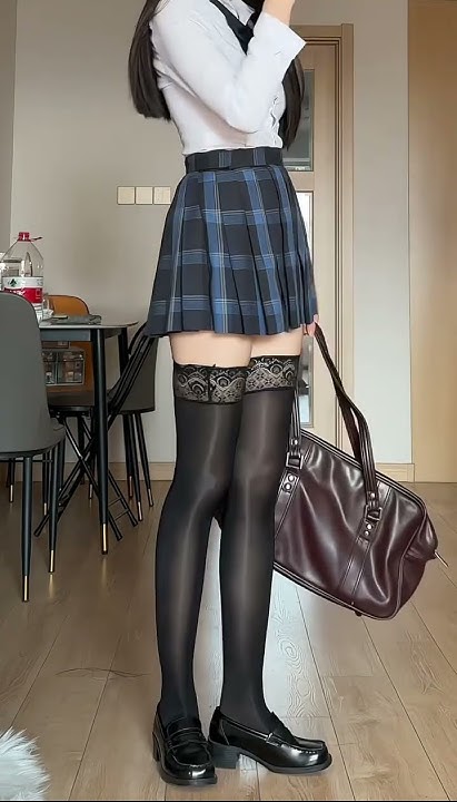 （yyds）黑丝配JK #jk - YouTube