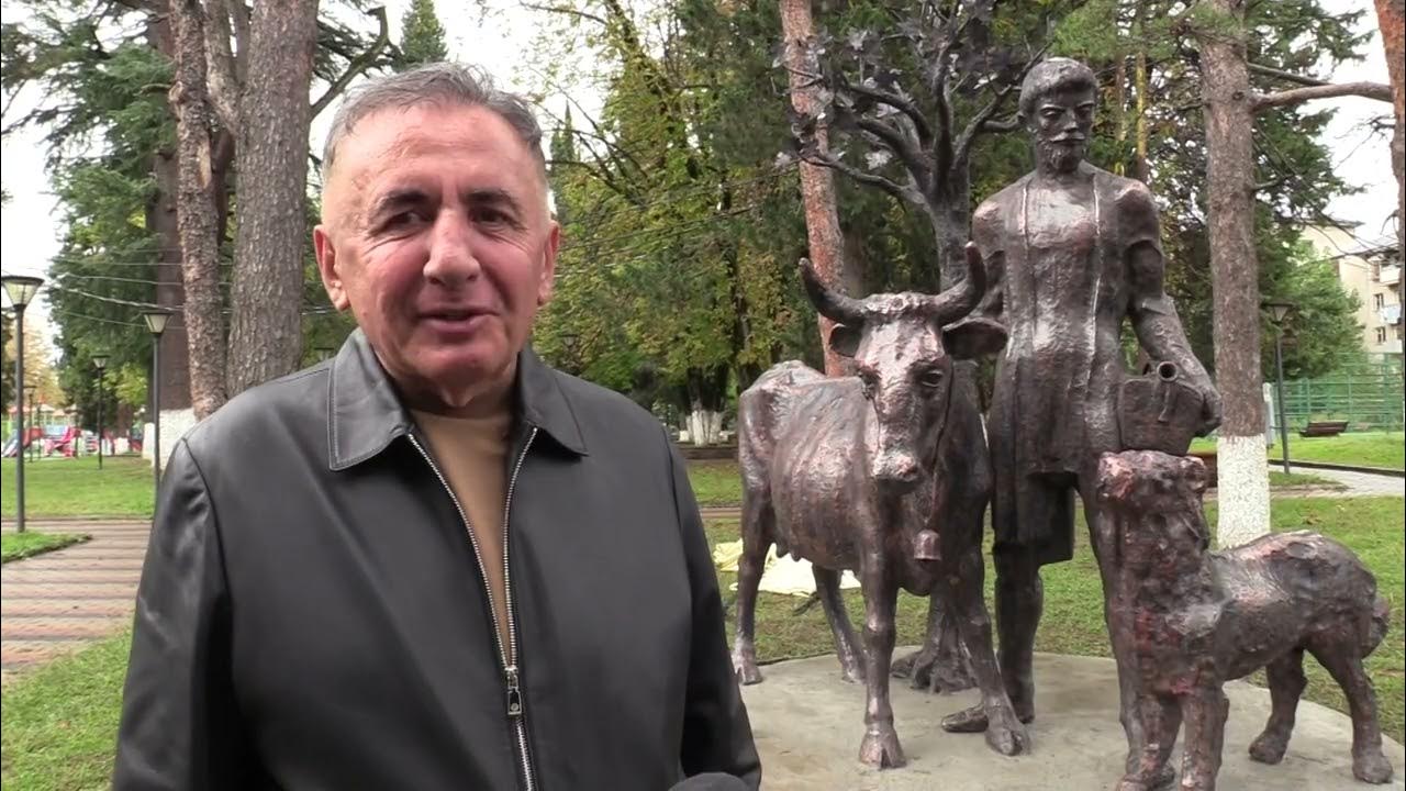 ვეტერინარი ექიმის ქანდაკება ზესტაფონში Youtube