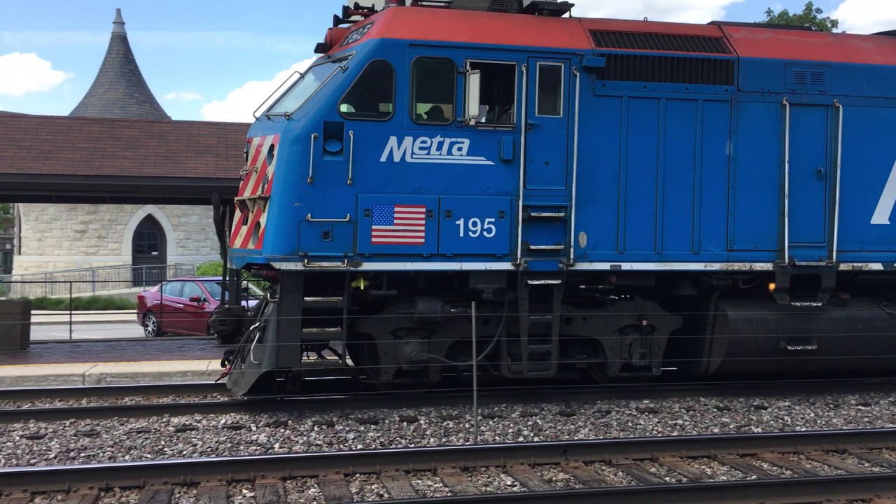 Outbound Metra 195 Arrives at Riverside IL - YouTube