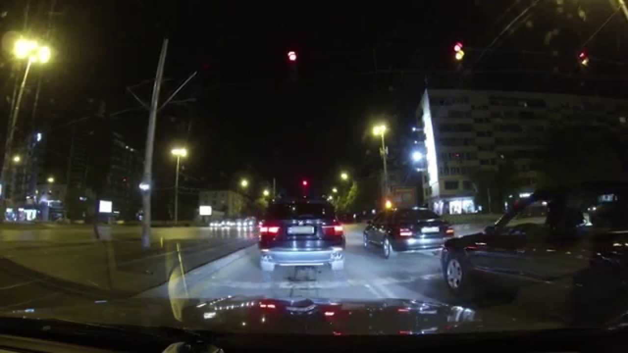 BMW e70 X5 vs e90lci 330d vs old Mercedes street race in the night ...