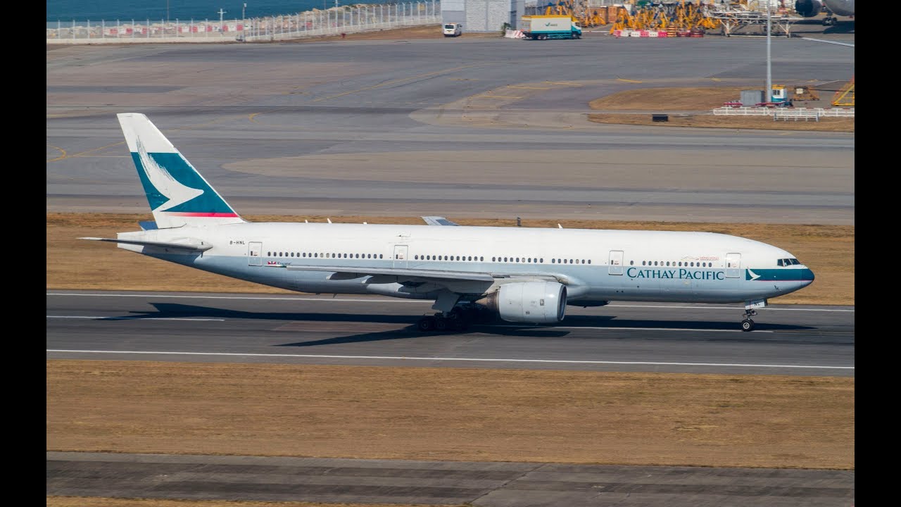 Sky deck Plane spotting at Hong Kong - YouTube