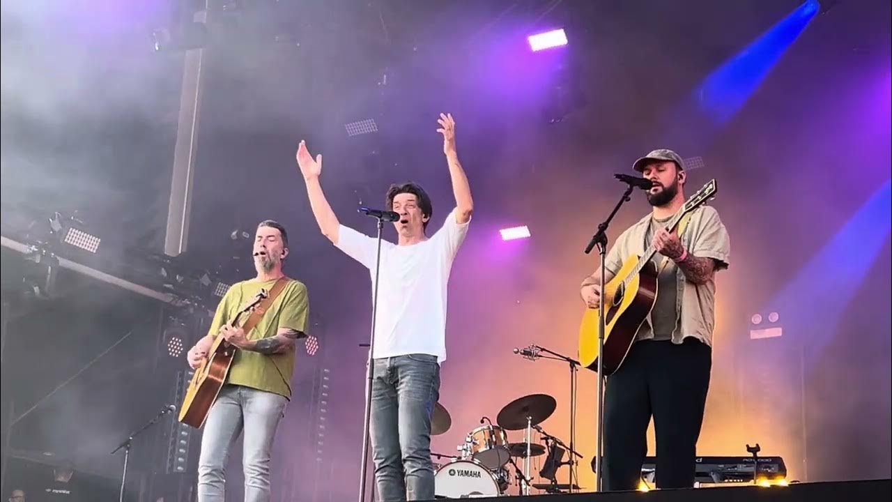 CLOUSEAU - LAAT ME NU TOCH NIET ALLEEN (LIVE @ LANSINGERLAND LIVE , BERGSCHENHOEK) - YouTube