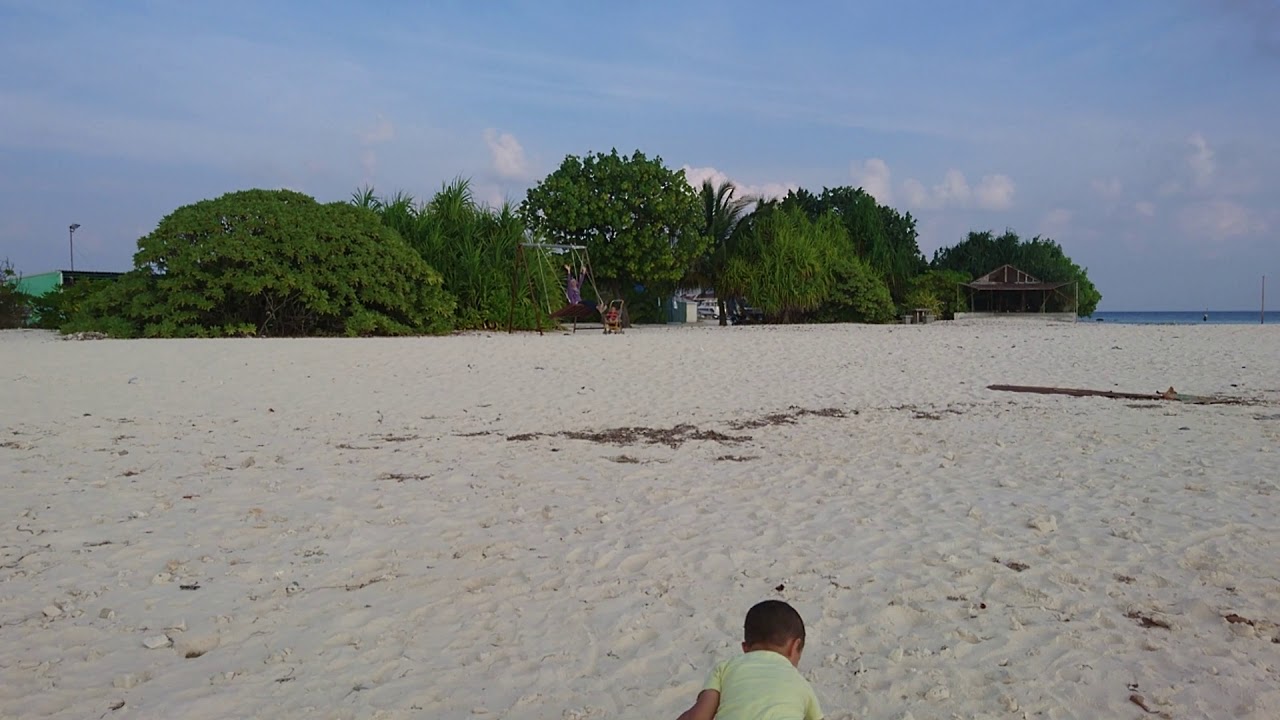 Naifaru beach 🇲🇻 maldives - YouTube