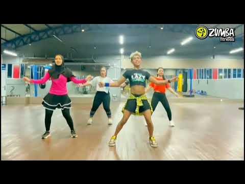 BOLE CHUDIYAN (REMIX) | OST. KKKG | BOLLYWOOD | ZUMBA | DANCE | ZIN IDHO BATAM - YouTube