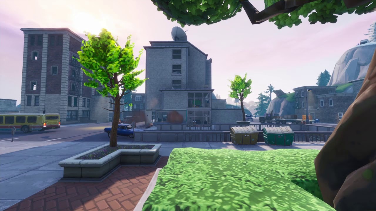 Fortnite Earthquake - Tilted Towers - YouTube