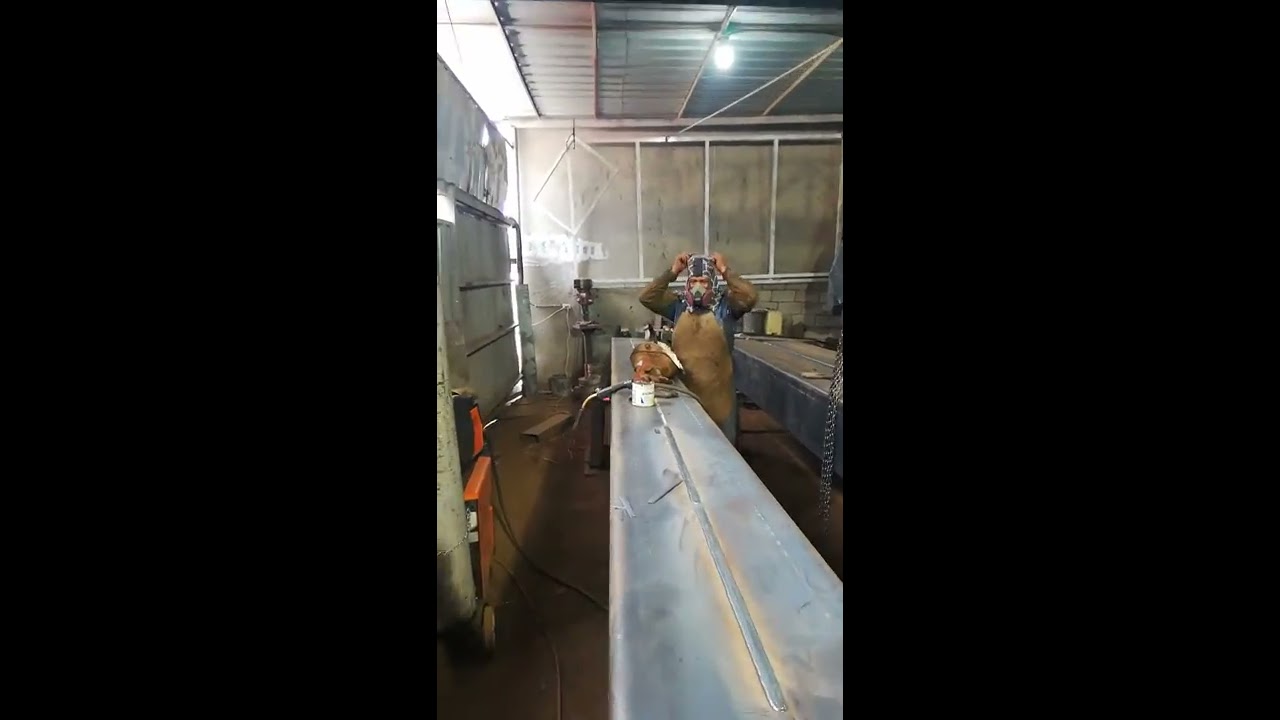 FORMA CORRECTA DE SOLDADURA CON MIG EN UNA COLUMNA - YouTube