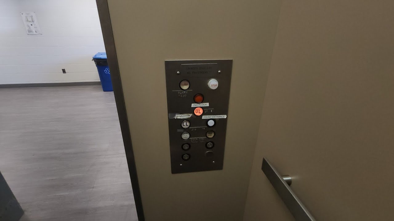 Vintage Westinghouse Hydraulic Elevator @ Dozier Recreation Center ...