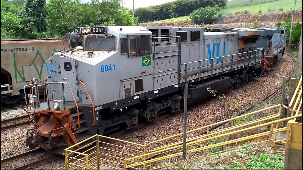 Trem graneleiro da VLI (VL!) com dupla de locomotivas GE BB40-9WM (Dash 9) e vagões Hopper - YouTube