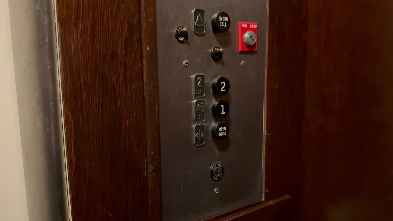 Low On Oil but AMAZING! OTIS Black Button Hydraulic Elevator @ 750 S ...