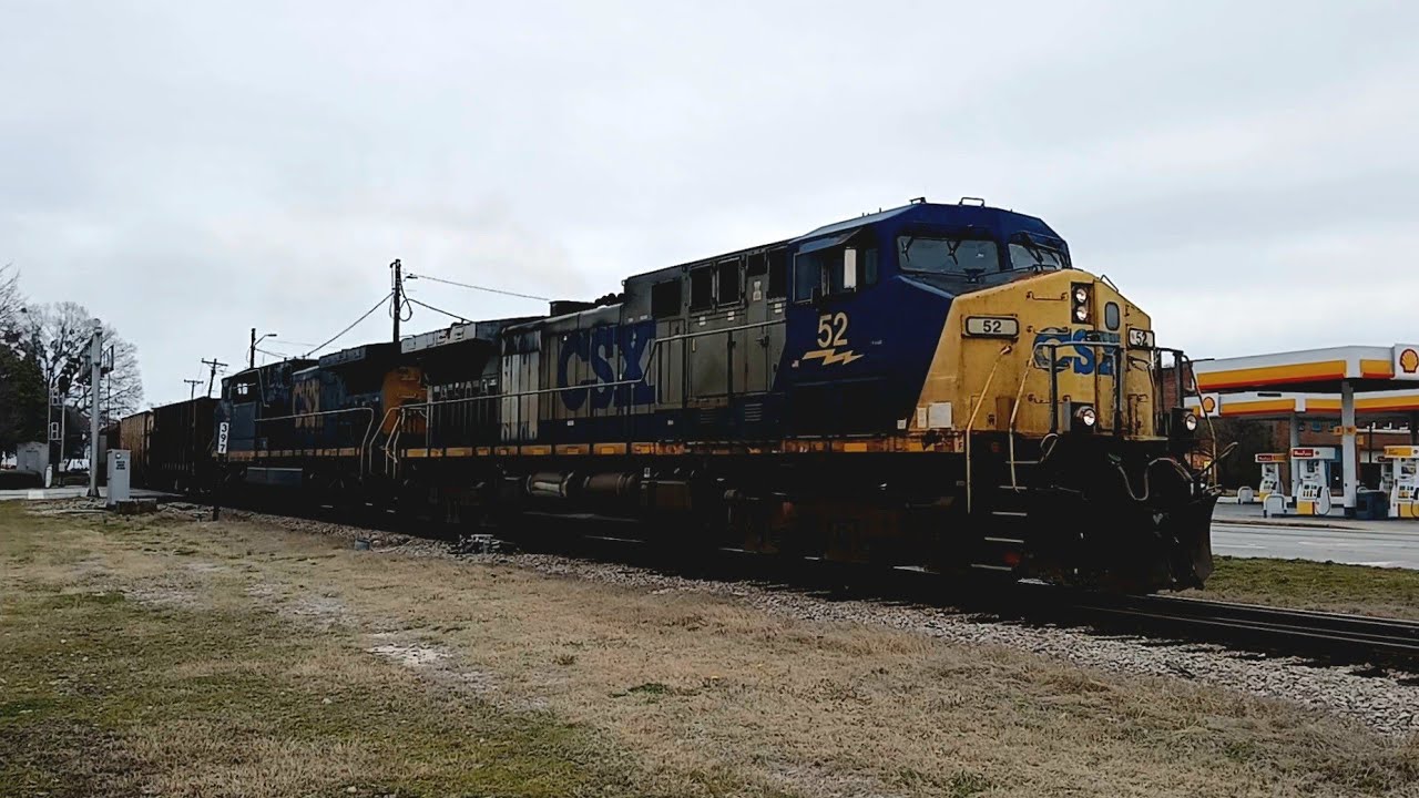 CSXT 52 Leads CSX Train W086 Through Downtown Clinton SC With Horn Show ...