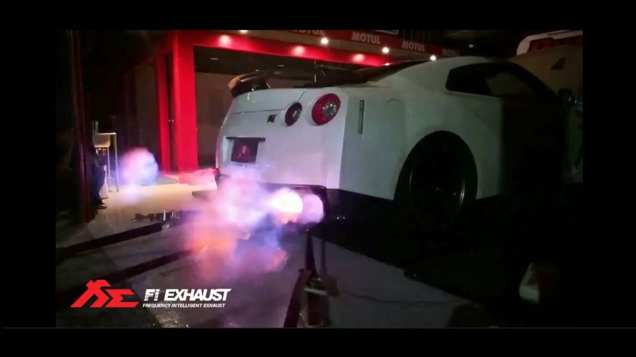 Nissan GTR 2017 x Fi Exhaust - Dyno Flame l The whole new level ! - YouTube