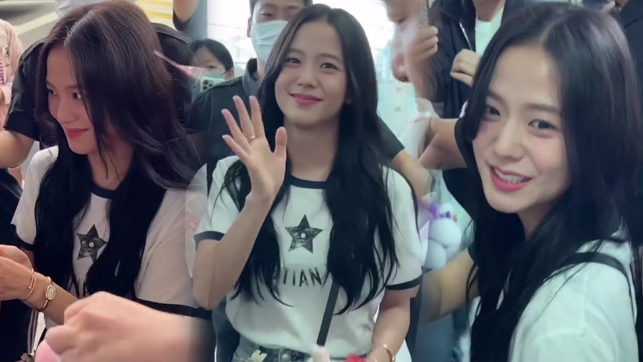240623 Blackpink Jisoo Dior princess at incheon airport heading to ...