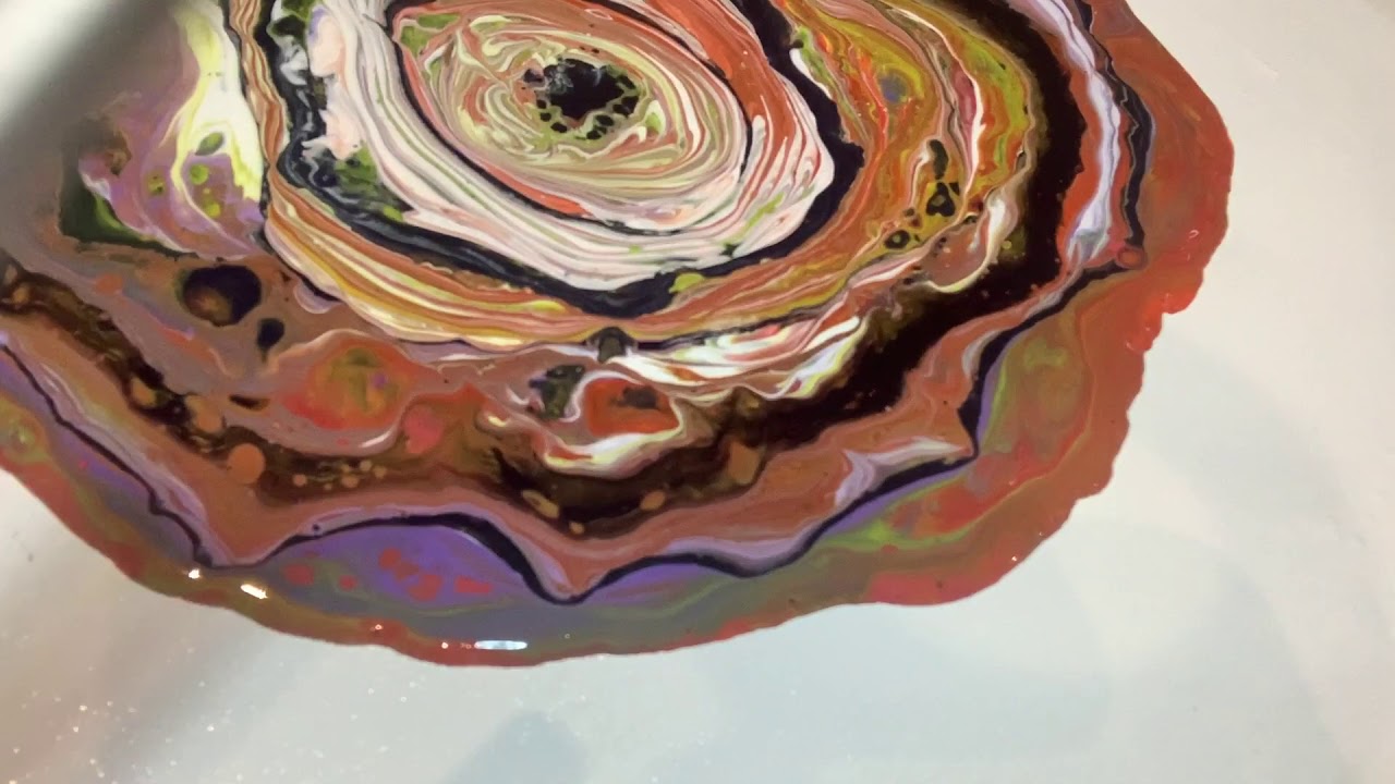 Tree Ring Paint Pour 1 - YouTube