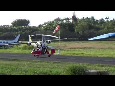 Autogire, engin volant bien identifié (ULM) - Guadeloupe 2017 - YouTube