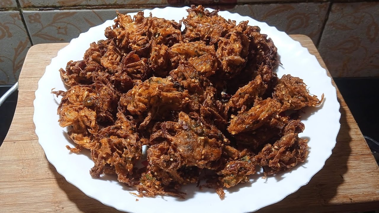 Crispy Onion pakode || pyaaz ke pakode recipe || Ramzan special - YouTube