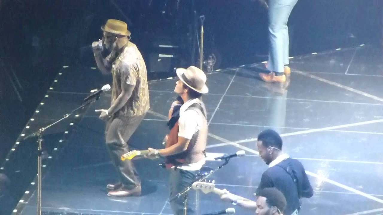 Bruno Mars Live - YouTube