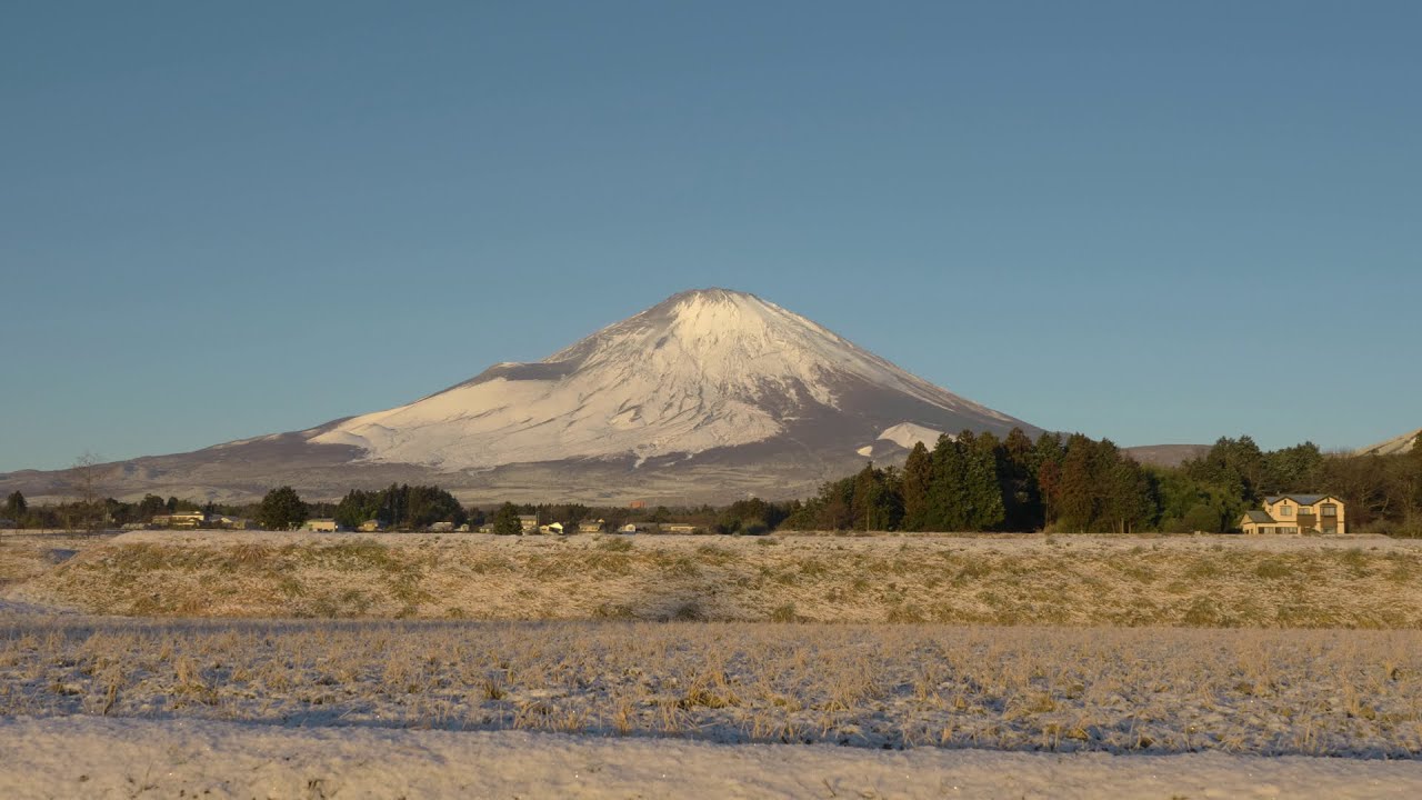 Mount Fuji at sunrise in real-time - 1 hour - Watch and relax - YouTube