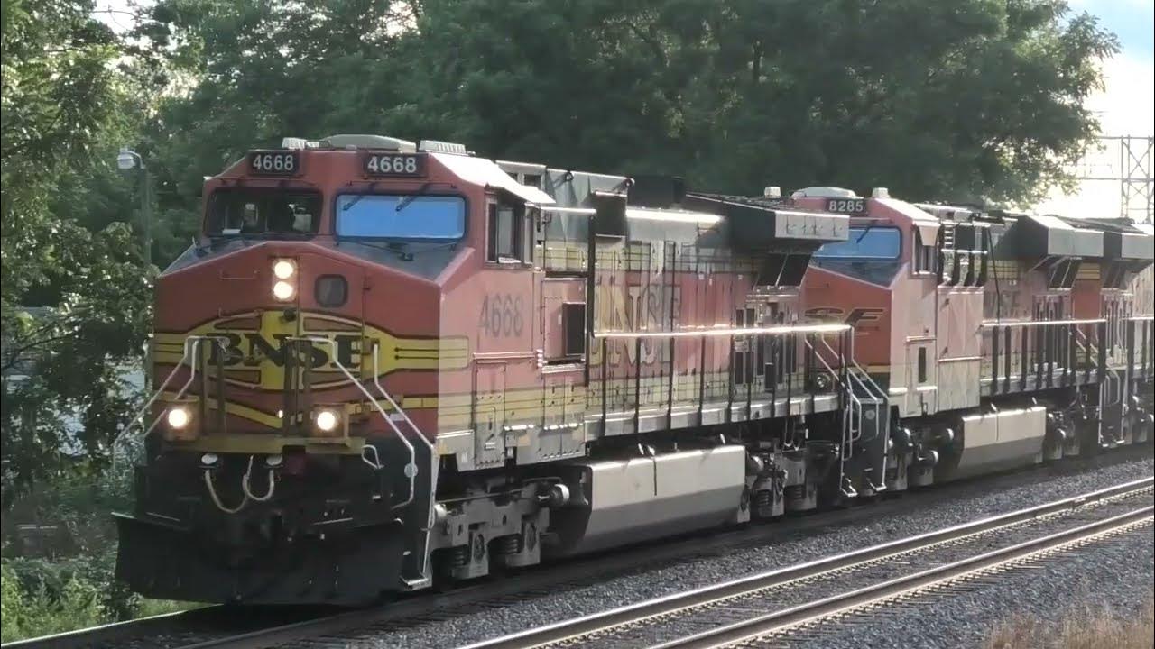 BNSF 4668 East in Rochelle, IL 8/20/22 - YouTube