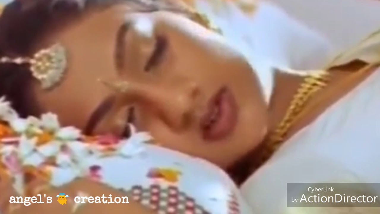 Sridevi New Hot Navel Kiss And Press - YouTube