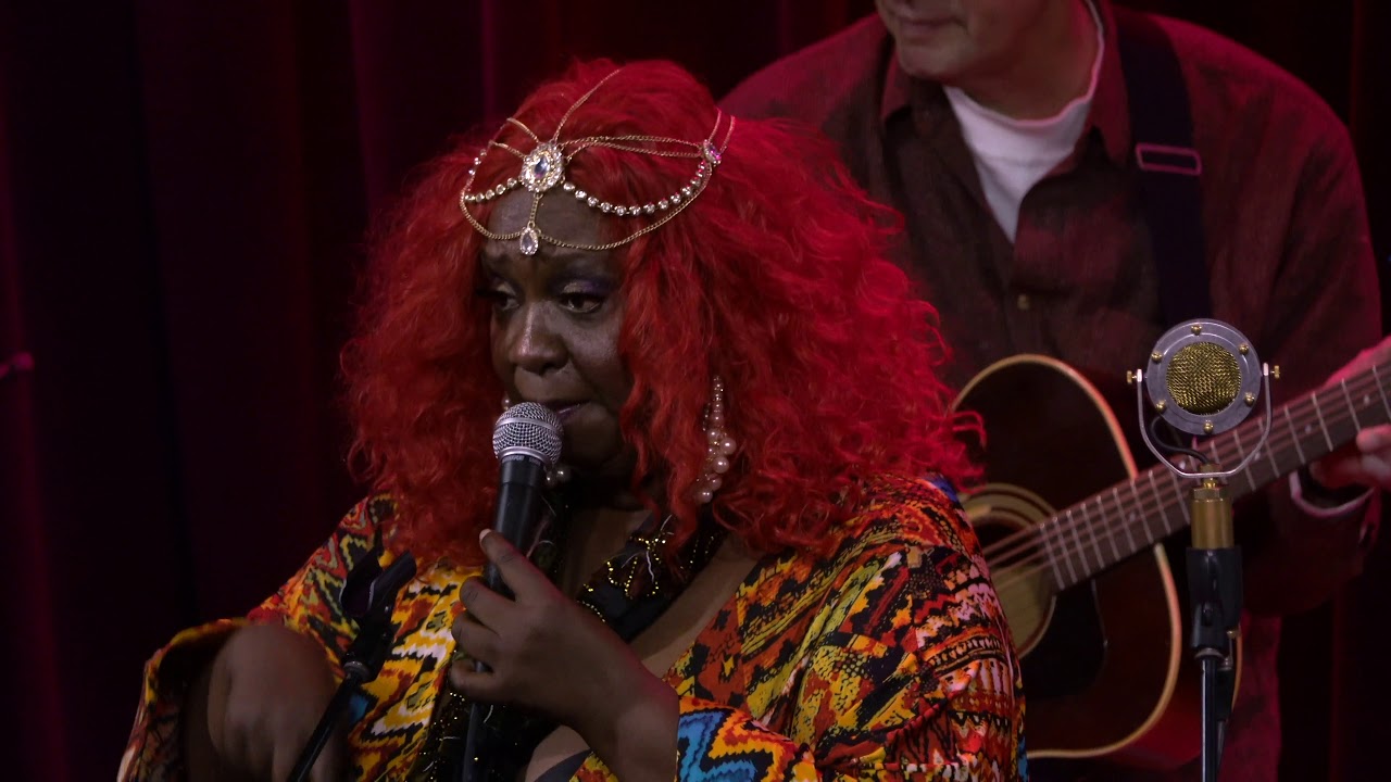 Pat "Mother Blues" Cohen Performs at Oxford American Celebration - YouTube