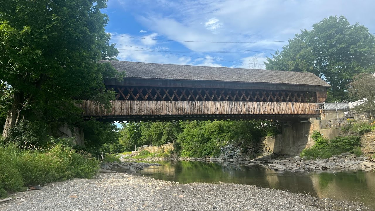 Woodstock Middle Covered Bridge - YouTube