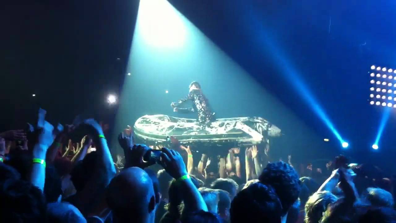 Rammstein live at London O2 arena Flake in a boat - YouTube