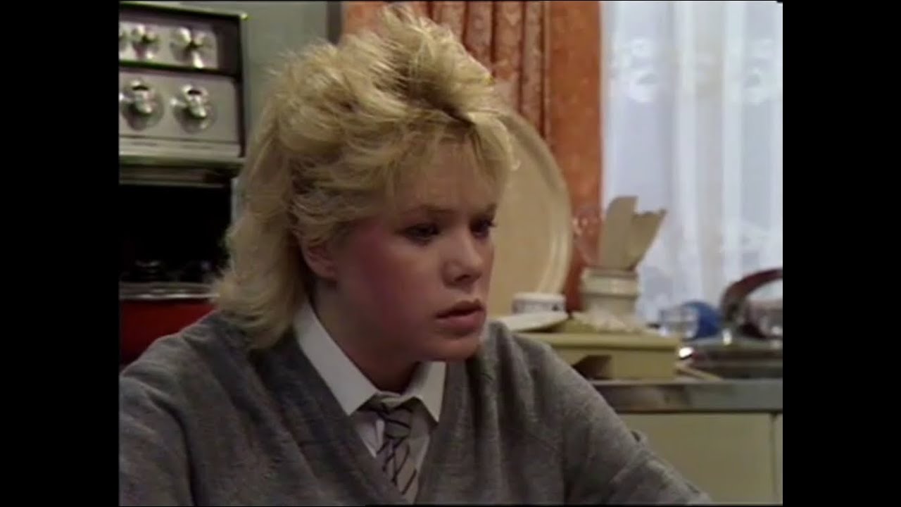 Sharon Watts - 31st October 1985 Part 1 Eastenders - YouTube