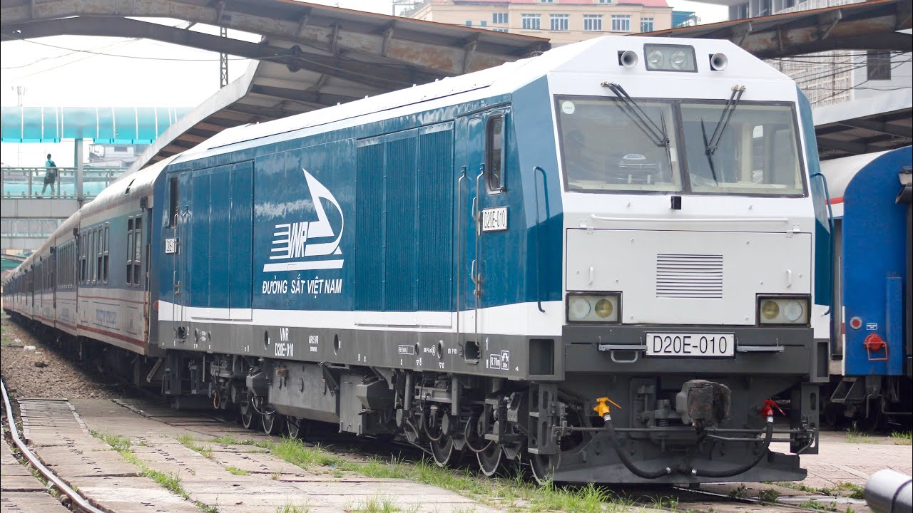 Đầu máy Đức D20E-010 kép theo tàu SE20 về ga Hà Nội,lần đầu tiên máy ...