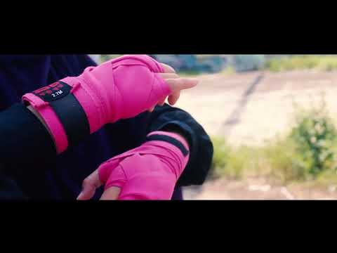 WANITA BERCADAR BELA DIRI BOXING
